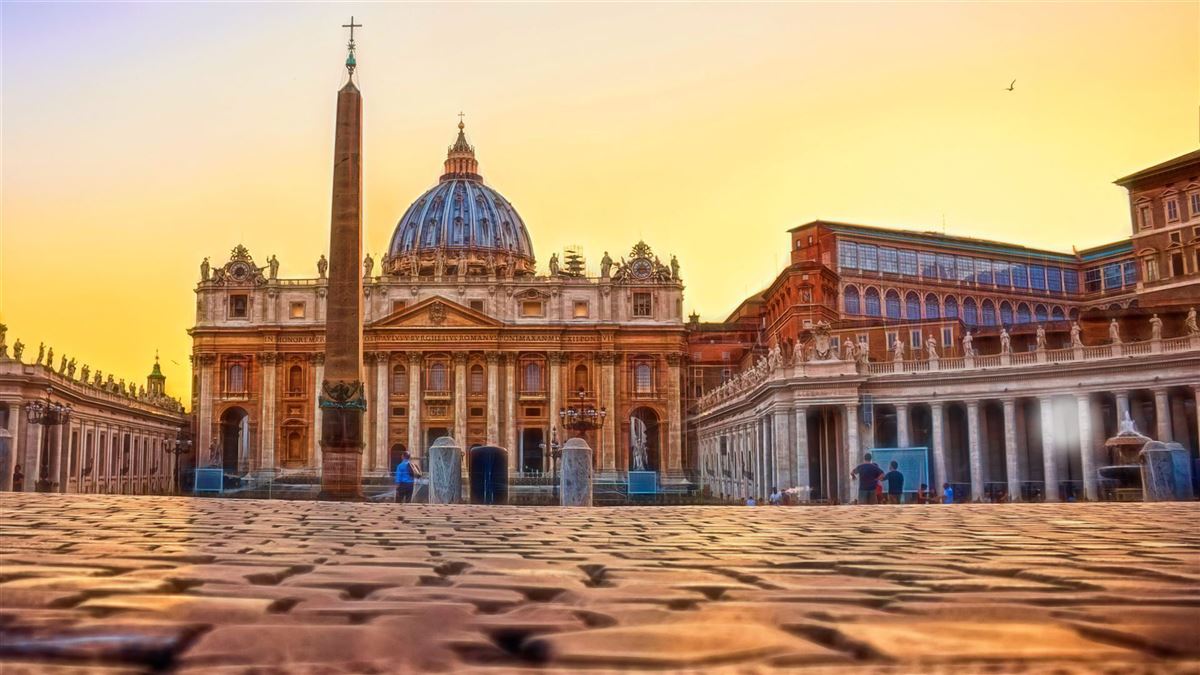 Rundreisen.de - Italien - Vatikanstadt mit Petersdom